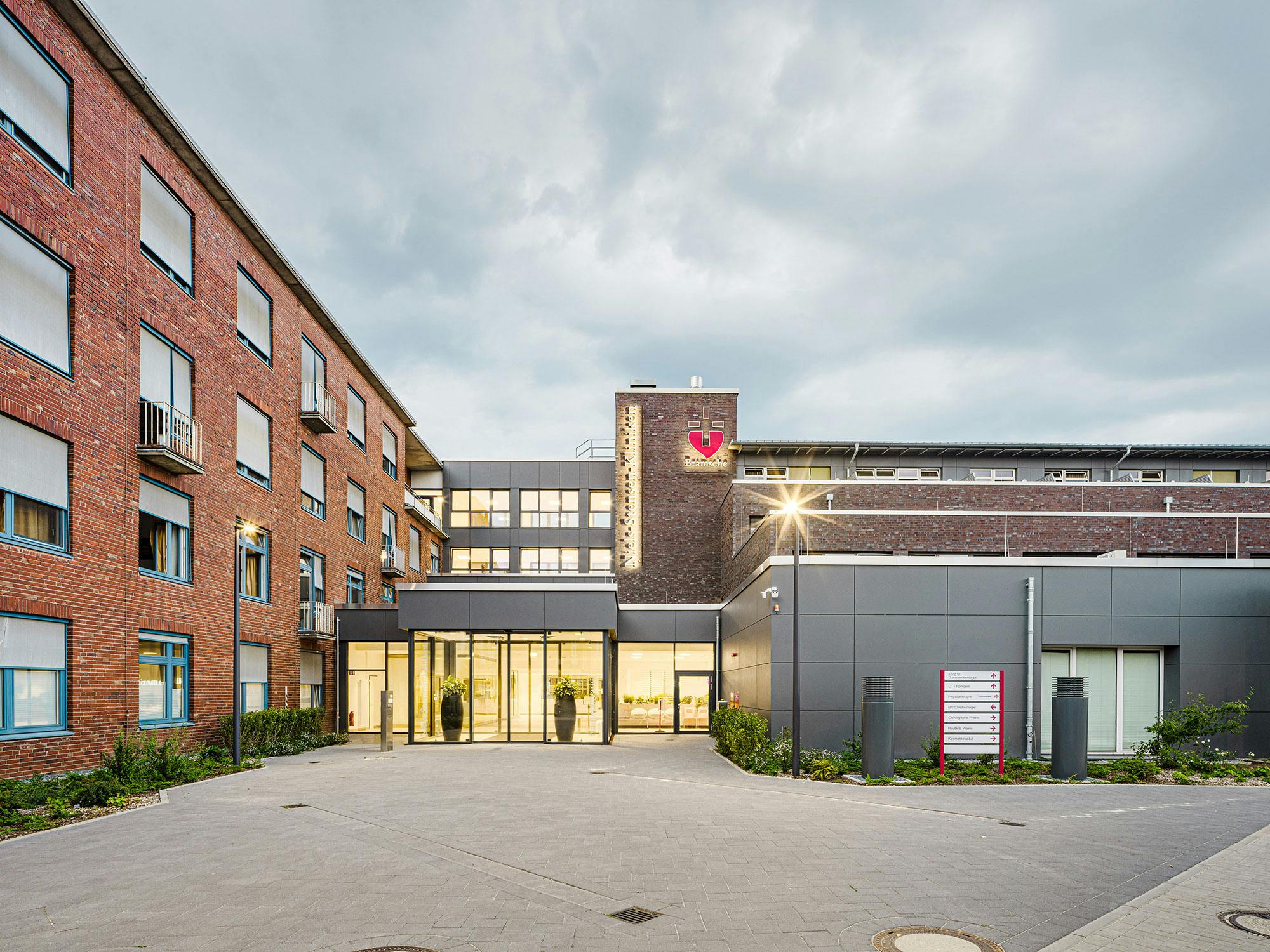 Niels-Stensen-Kliniken Bramsche, Umbau und Sanierung der Eingangshalle ...